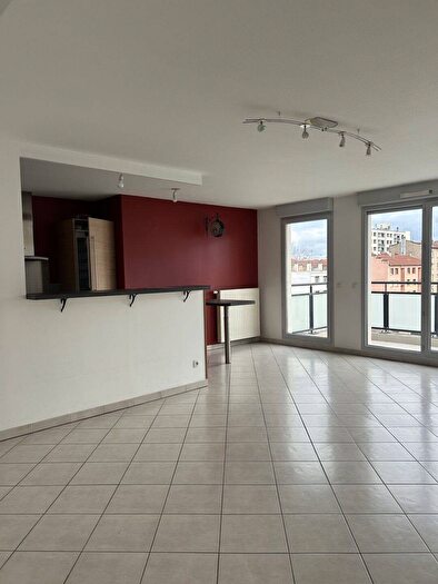 Appartement à louer - Gratte Ciel, Villeurbanne - 4 pièces - 3 chambres