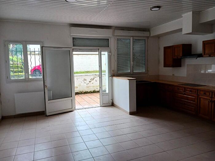 Appartement à louer - Sarron, Pont Ste Maxence - 2 pièces - 1 chambre