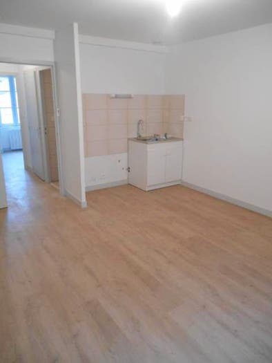 La Ville, Cours - Appartement 2 pièces à louer
