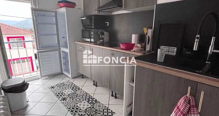 Centre-Gare, Lourdes : Appartement 2 pièces à louer
