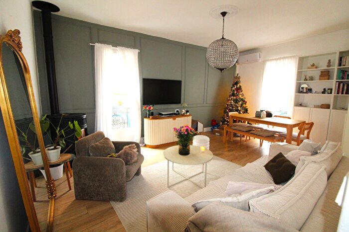 Maison à vendre - Laurens - 4 pièces - 3 chambres