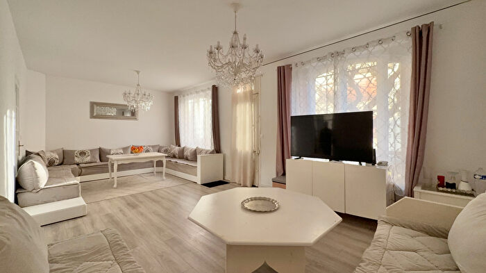 Maison à vendre - Corbeil-Essonnes, Centre-ville - 5 pièces - 4 chambres