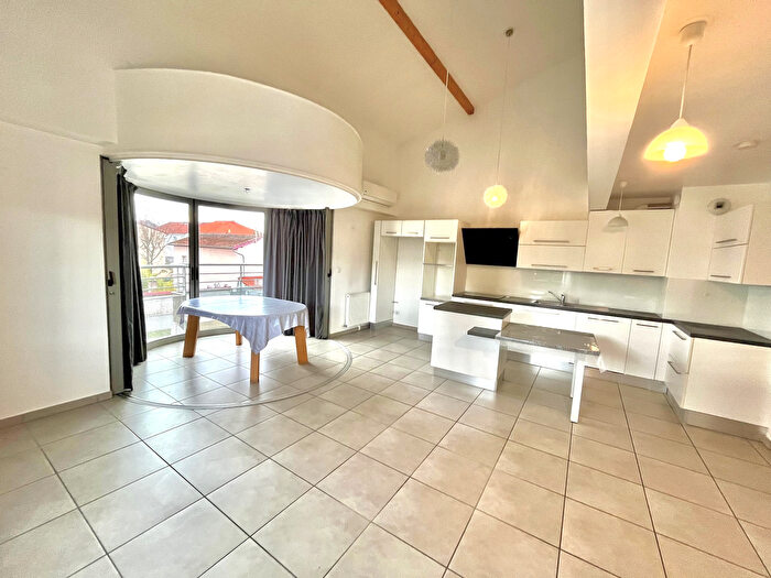 Appartement à louer - Craponne - 4 pièces - 3 chambres