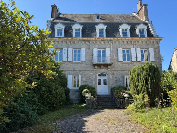 Maison à vendre - Égletons - 13 pièces - 6 chambres