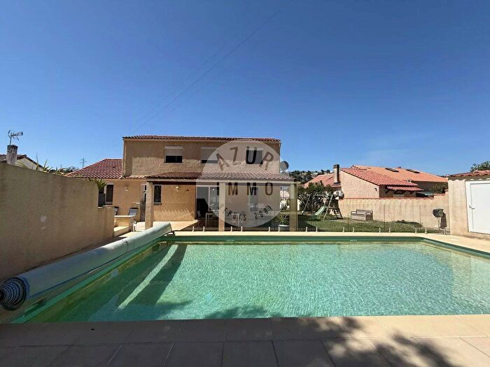 Centre, Carnoux-en-Provence : Maison 6 pièces à louer