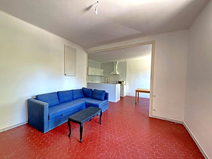 Appartement à louer - Sénas - 3 pièces - 2 chambres