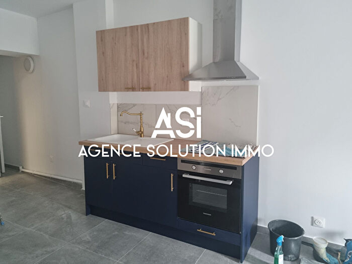 Bourg-Saint-Andéol : Appartement 3 pièces à louer