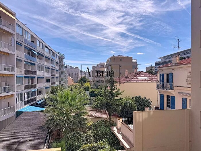 Appartement à vendre - Cannes, Pointe Croisette - 2 pièces - 1 chambre