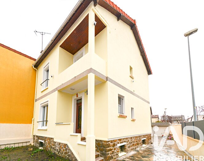 Maison à vendre - Bobigny, Edouard Vaillant - 5 pièces - 4 chambres