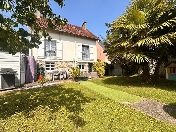 Champigny-sur-Marne, Coeuilly Village Parisien : Maison 5 pièces à vendre