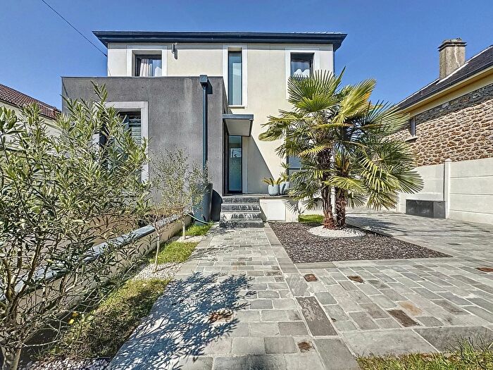 Maison à vendre - Boissy-Saint-Léger, Bois Clary - 8 pièces - 5 chambres