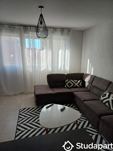 Appartement à louer - Saint Mauront, Marseille ème arrondissement - 1 pièce - 3 chambres