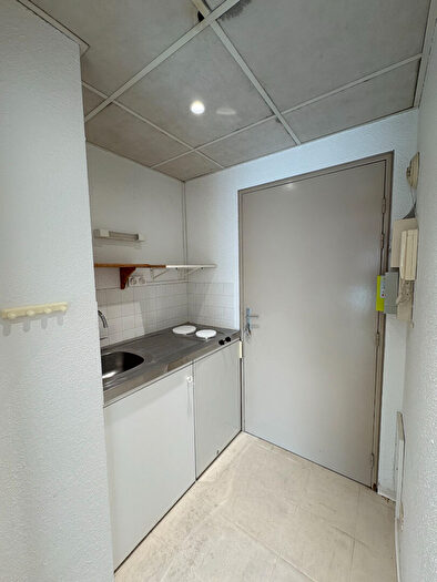 Appartement à louer - Reims, Europe, Chemin Vert - 1 pièce