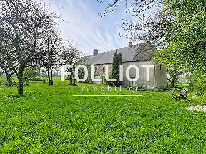 Maison à vendre - Le Guislain - 12 pièces - 6 chambres