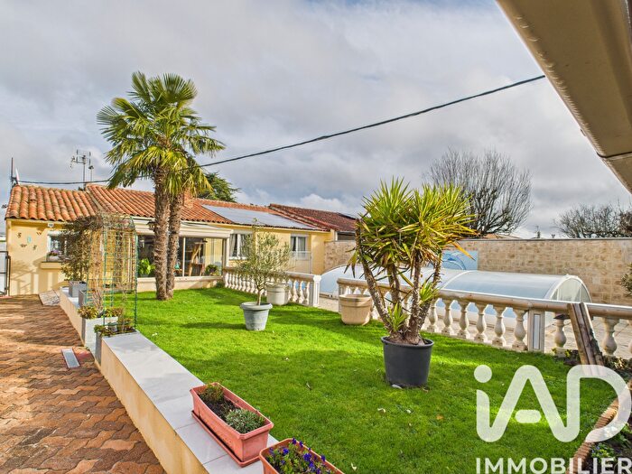 Maison à vendre - Loulay - 5 pièces - 3 chambres