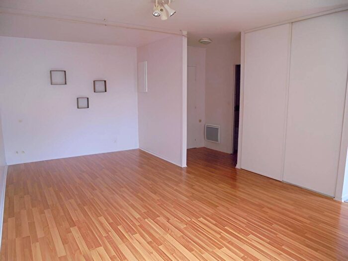 Centre-Brou, Bourg-en-Bresse : Appartement 1 pièce à louer