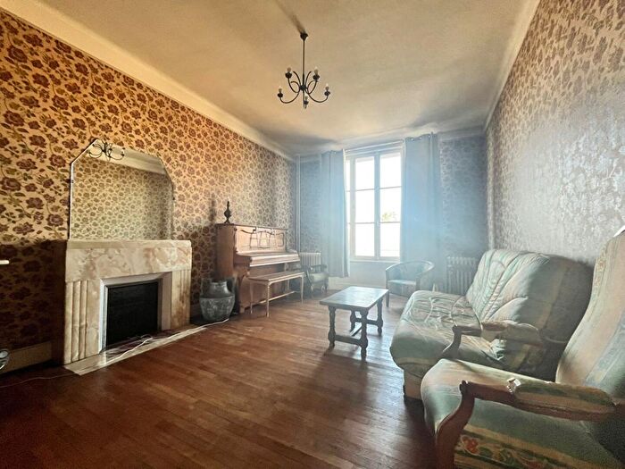 Maison à vendre - Yzeure, Centre-ville - 6 pièces - 4 chambres