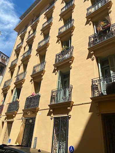 Appartement 2 pièces à Nice, Carré dor, à vendre