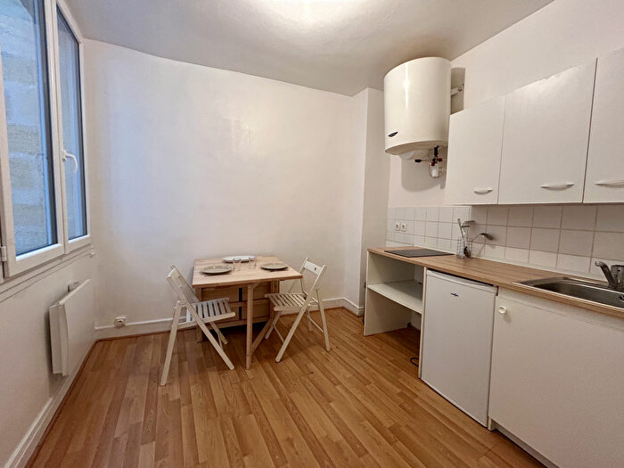 Appartement 1 pièce à Bordeaux, Victor Hugo, à louer