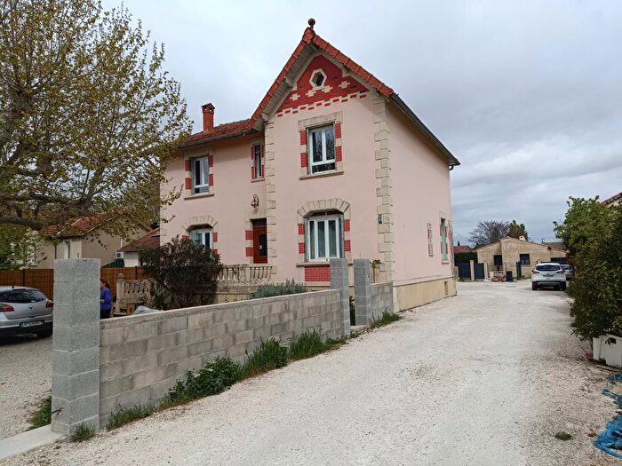 Maison à vendre - Violès - 6 pièces - 4 chambres