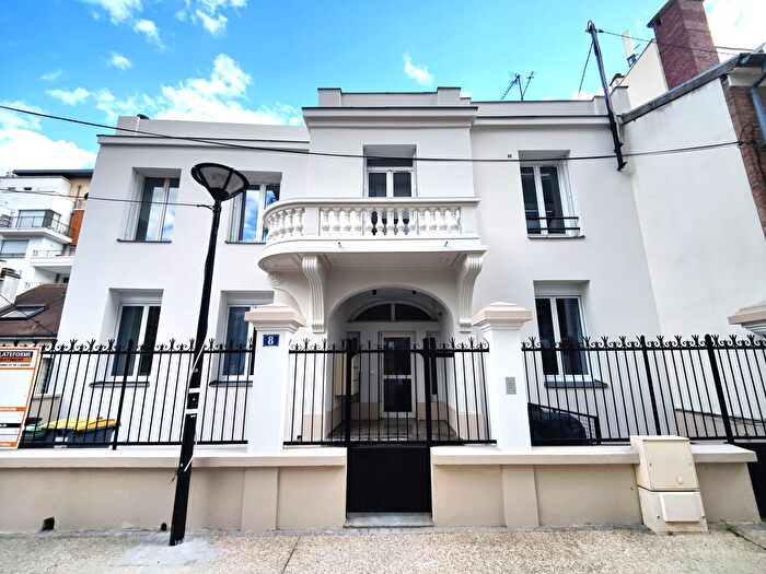 Appartement à vendre - Courbevoie, Hôtel de ville - 3 pièces - 2 chambres