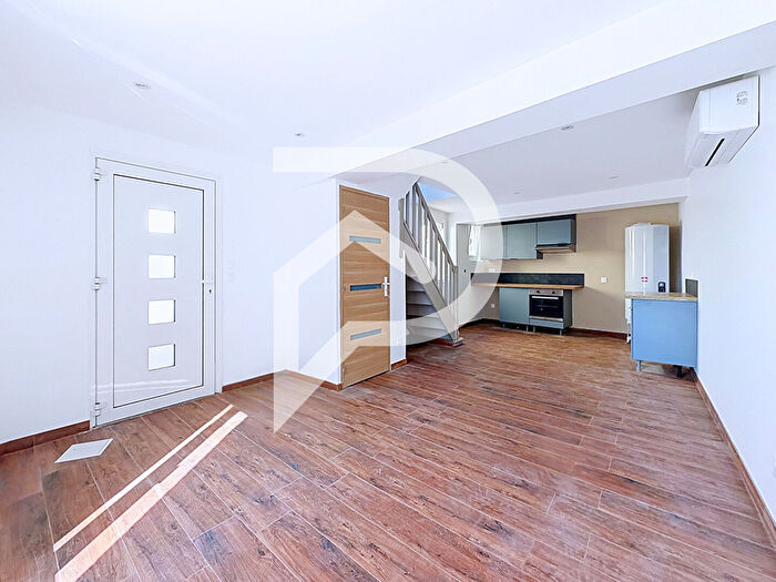 Dreux, Centre-ville : Maison 2 pièces à louer