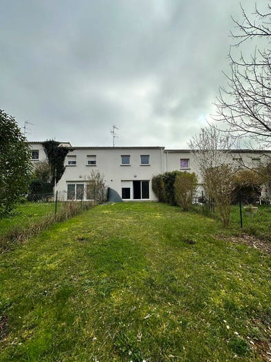 Maison 3 pièces à Saintes, à louer