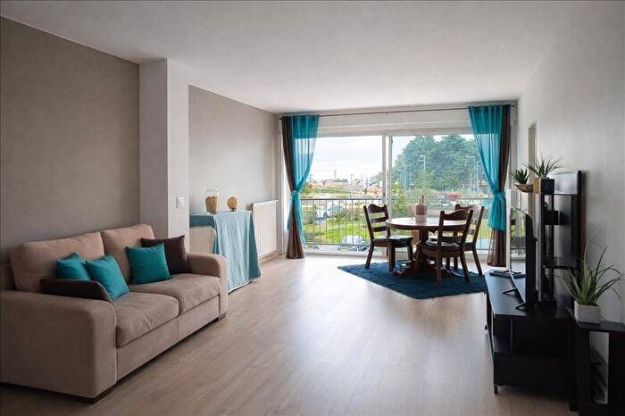 Appartement à louer - Bras de Fer-Tourelles, Évry-Courcouronnes - 4 pièces - 3 chambres