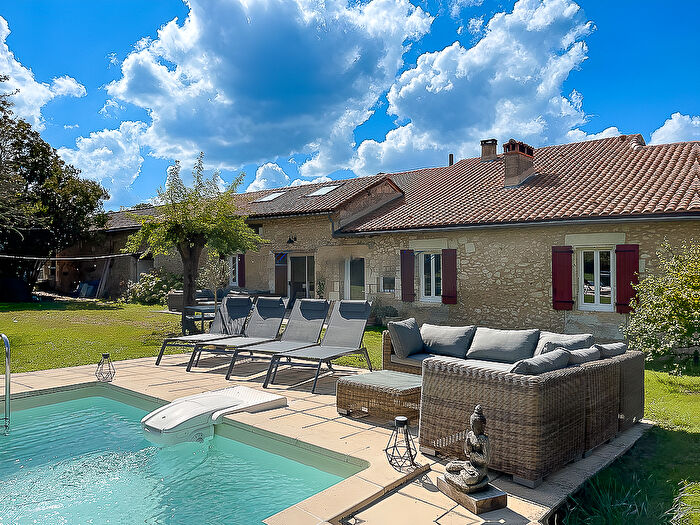 Maison 10 pièces à vendre - Neuvic