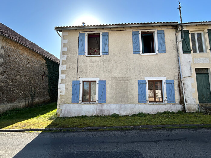 Couhé - Maison 5 pièces à vendre