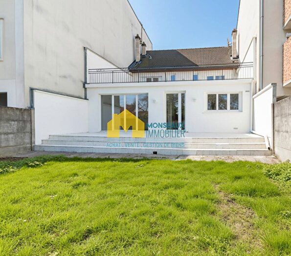 Maison à louer - Victor Hugo, Sainte-Geneviève-des-Bois - 4 pièces - 3 chambres