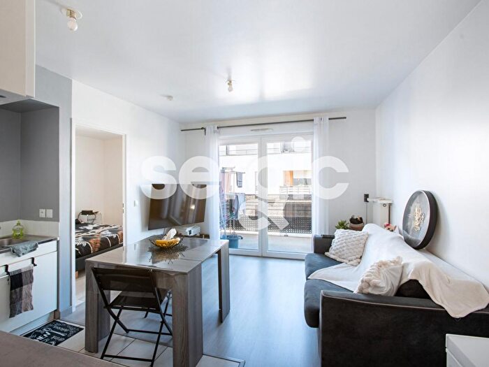 Appartement à vendre - Saint-Ouen-lAumône, Centre-ville, Prairie - 2 pièces - 1 chambre