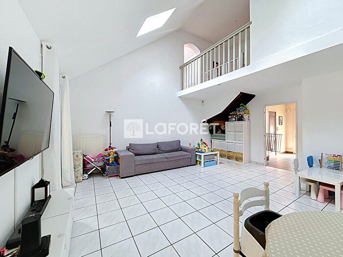 Savigny-le-Temple, Plessis la Forêt : Maison 5 pièces à vendre