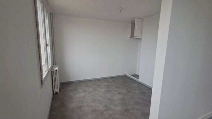 Rive Gauche-Rouher, Creil : Appartement 4 pièces à louer