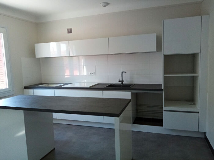 Saint-Laurent-sur-Saône - Appartement 4 pièces à louer