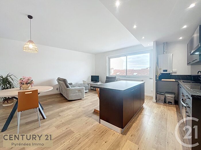 Appartement à louer - Saint-Gaudens - 3 pièces - 2 chambres