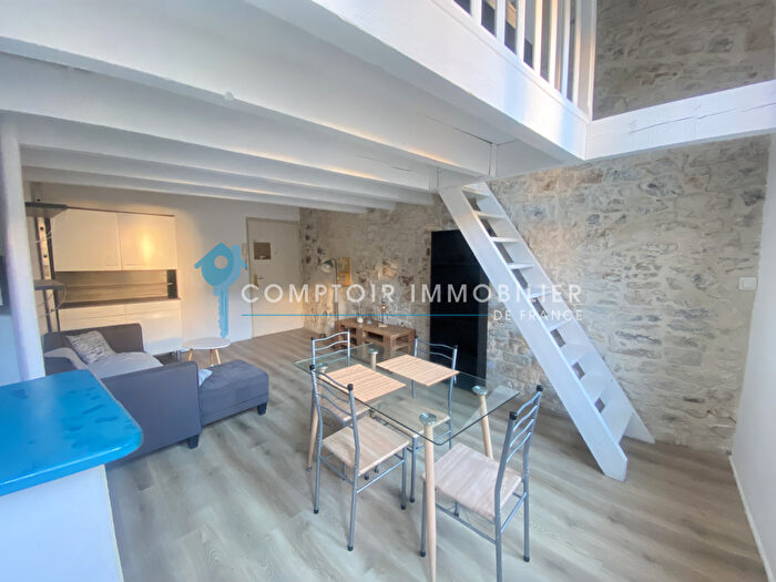 Appartement à louer - Nîmes, Ecusson, Arènes - 2 pièces - 1 chambre