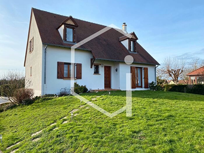 Maison à vendre - Sury-près-Léré - 6 pièces - 5 chambres