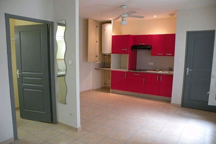 Appartement à louer - Nîmes, Placette - 1 pièce