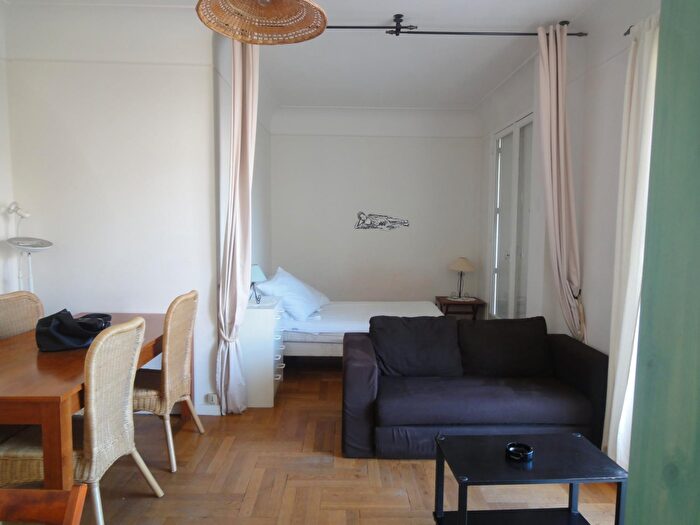 Nice, Saint-Sylvestre : Appartement 1 pièce à louer