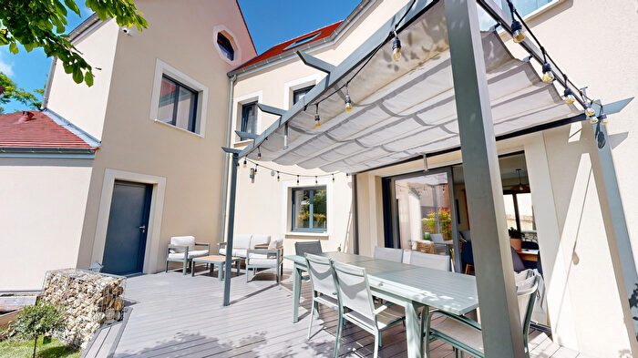 Maison 7 pièces à vendre à Neauphle-le-Vieux