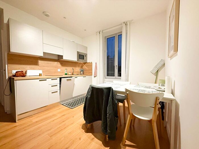 Appartement à louer - Collonges-au-Mont-dOr - 2 pièces - 1 chambre