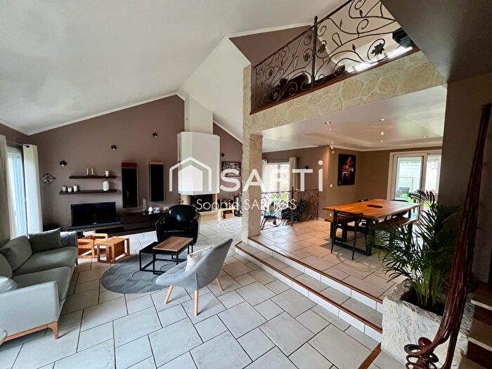 Maison à vendre - Neuilly-Plaisance, Côteaux dAvron - 7 pièces - 4 chambres