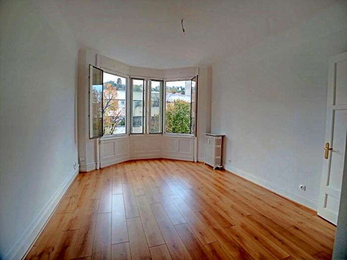 Appartement à louer - Saint-Étienne, Crêt de Roc - 4 pièces - 3 chambres