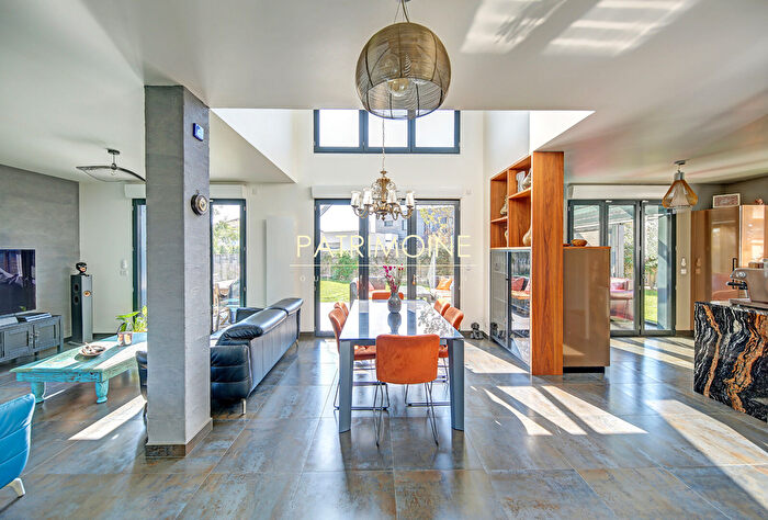 Maison à vendre - Villepreux - 6 pièces - 4 chambres