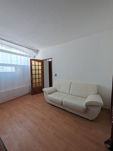 Maisons à vendre et appartements à louer - 1