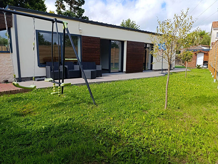 Maison à vendre - Saint-Sébastien-sur-Loire, Est - 4 pièces - 3 chambres