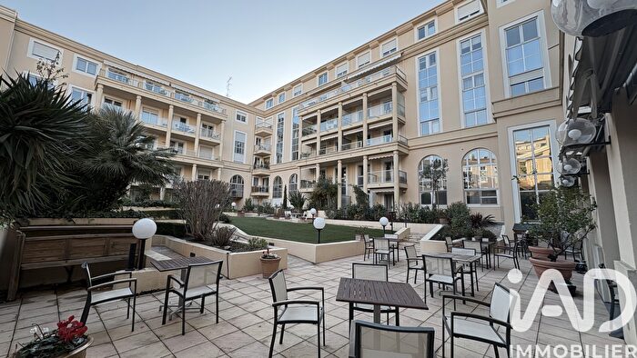 Appartement à vendre - Aix-en-Provence, Val Saint-André - 2 pièces - 1 chambre