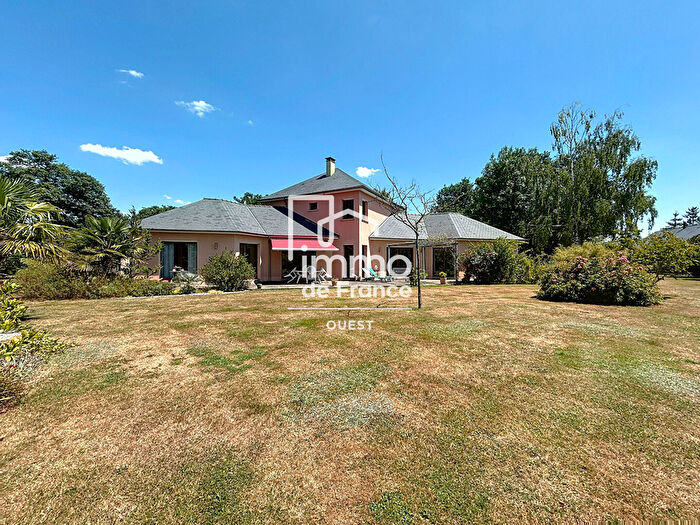 Maison à vendre - Meslay-du-Maine - 8 pièces - 5 chambres