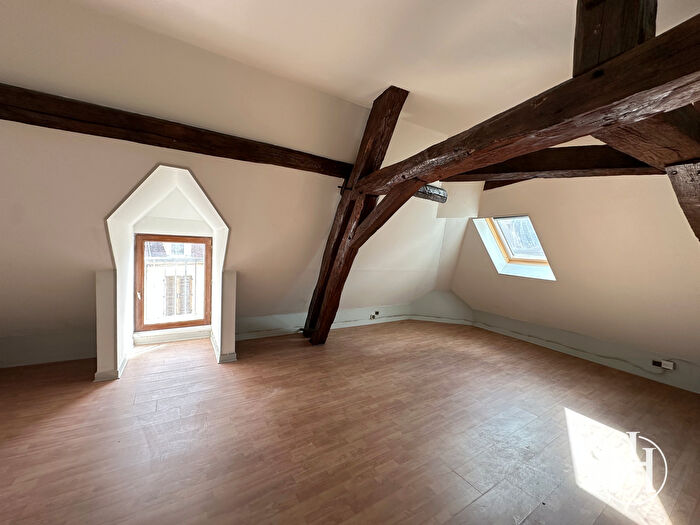 Appartement à vendre - Saint-Amand-Montrond - 3 pièces - 2 chambres